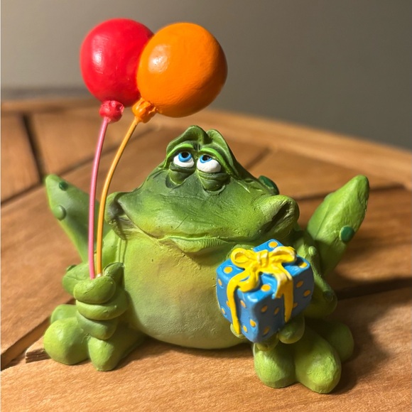 Russ Berrie | Accents | Vintage Russ Happy Birthday Frog Figurine Party ...